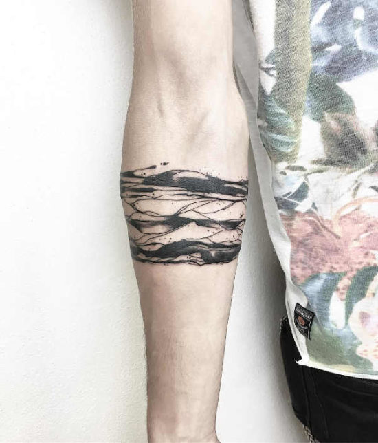 Tatuaż armband – znaczenie, symbolika, 100 zdjęć