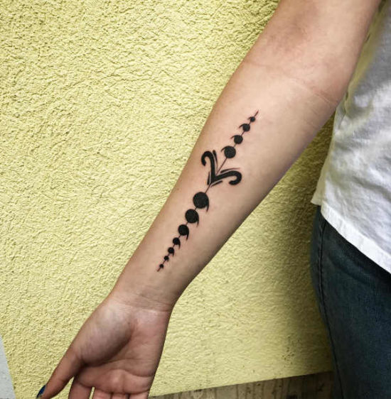 Tatuaże ze znakami zodiaku: baran – znaczenie, historia, 40 zdjęć